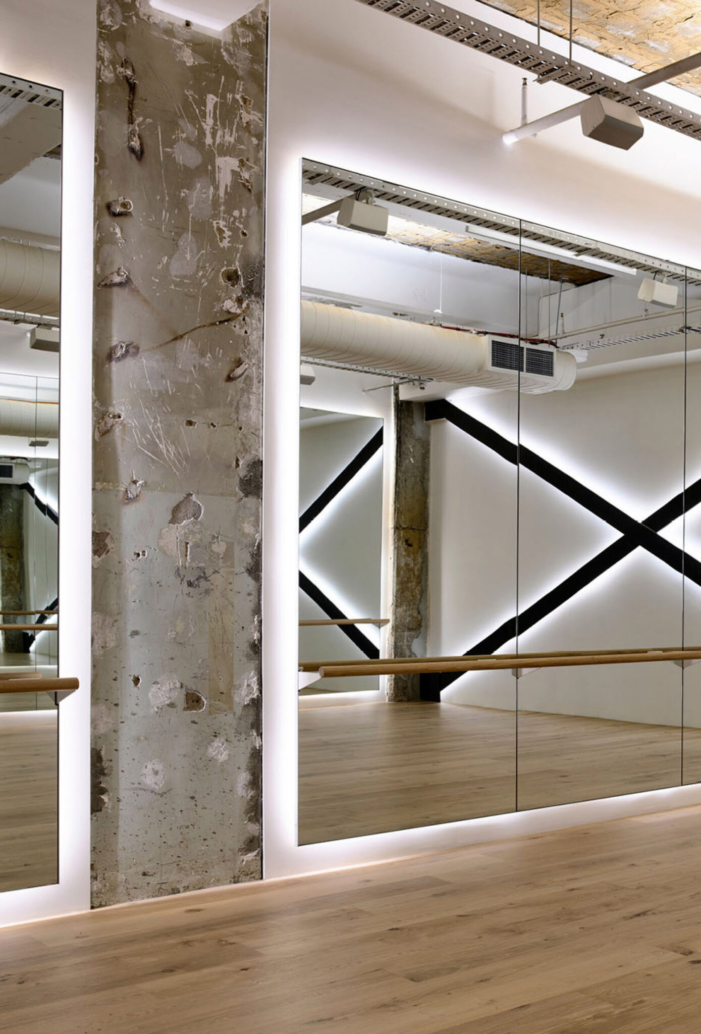 r.a.w. studios Melbourne | Travis Walton